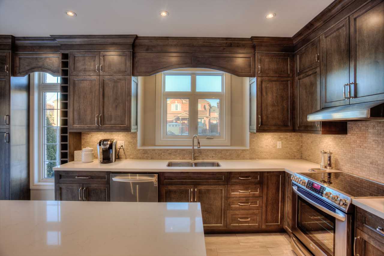 Custom traditional kitchen | Luxury design Kitchen in Moraine Dr, Vaughan