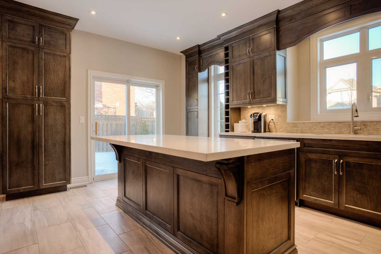 Custom traditional kitchen | Luxury design Kitchen in Moraine Dr, Vaughan