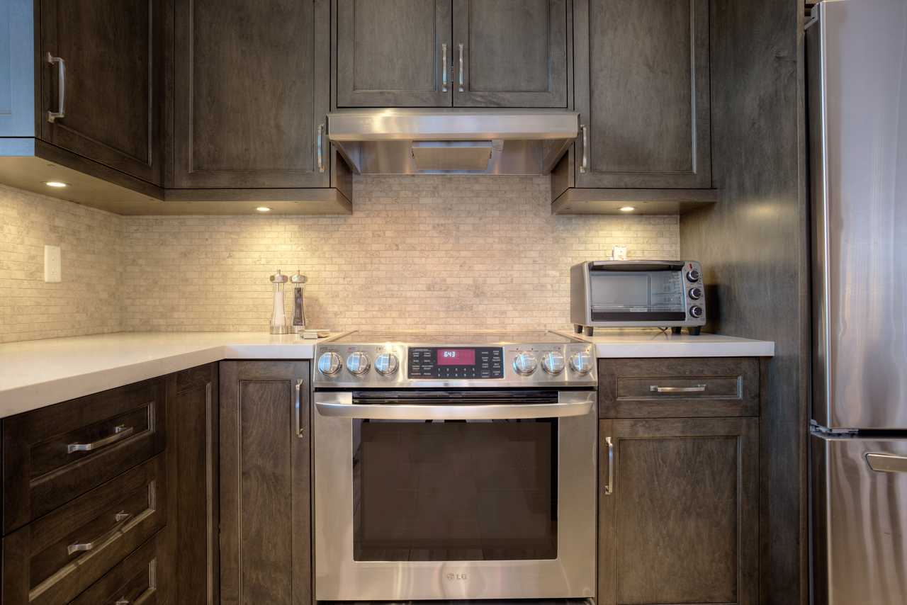 Custom traditional kitchen | Luxury design Kitchen in Moraine Dr, Vaughan