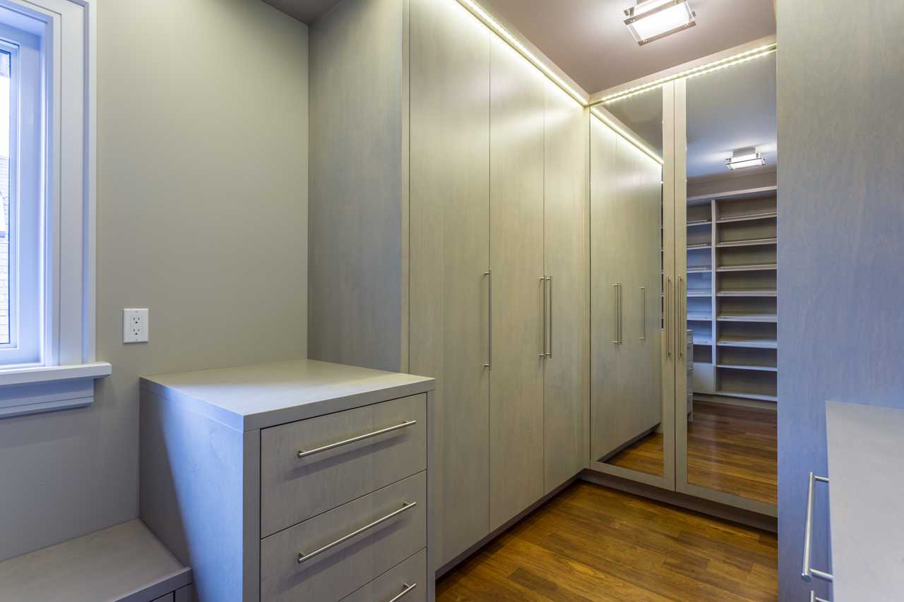 Custom modern closet | Luxury design WIC in Glengrove Ave, Toronto