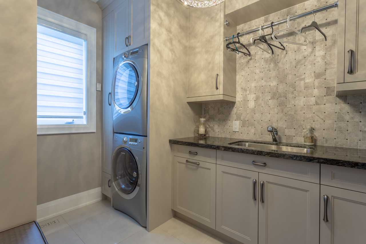 Custom traditional laundry | Luxury design Laundry in Lawrie Rd, Thornhill