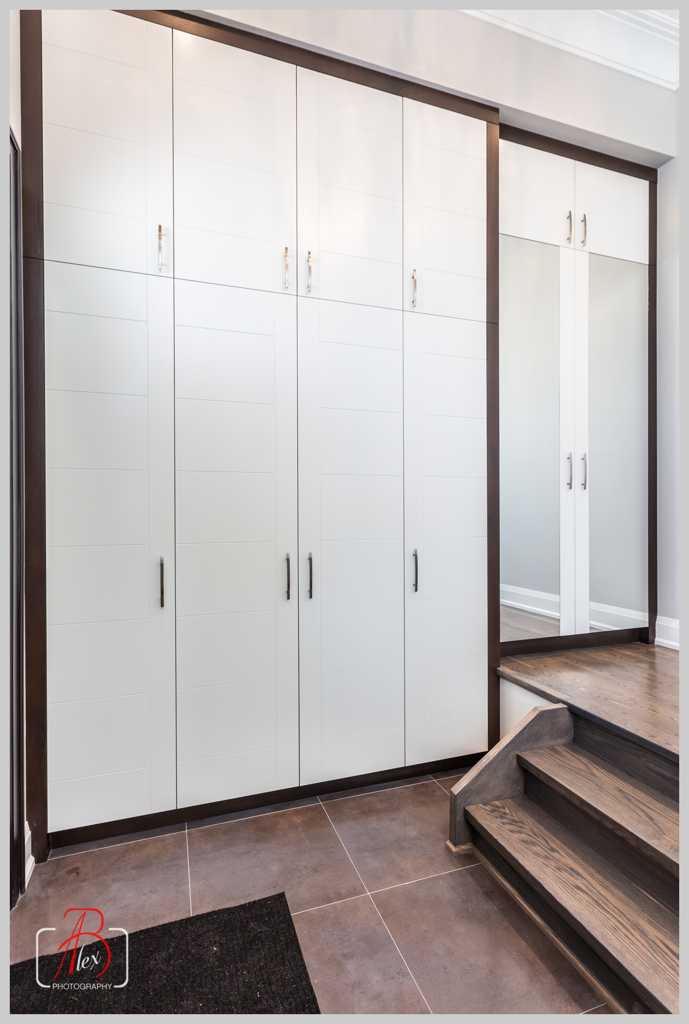 Custom modern closet | Luxury design Front closet in Churchill Ave, Toronto