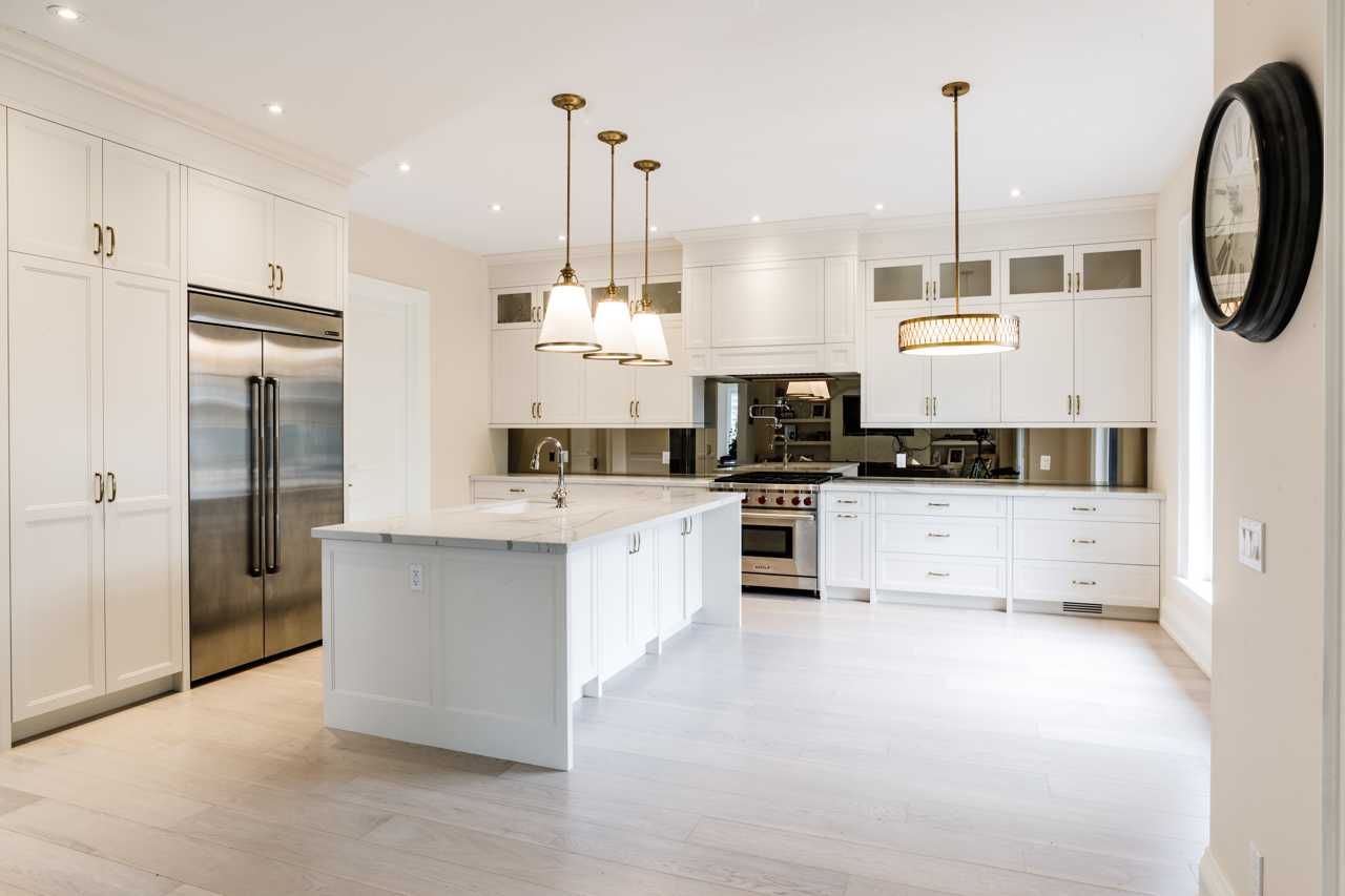 Custom transitional kitchen | Luxury design Kitchen in White Pines Rd ...